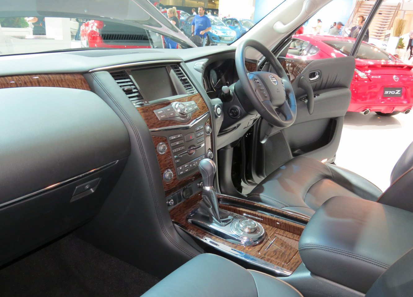 Nissan Patrol VI (Y62) 5.6 V8 (317 Hp) 4x4 Automatic